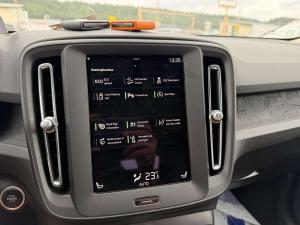 Черный Вольво XC40 2022 в Вильнюс, объемом двигателя 1.48 л и пробегом 157 тыс. км за 19990 €, фото 21 на AUTOMOTO.COM.LV