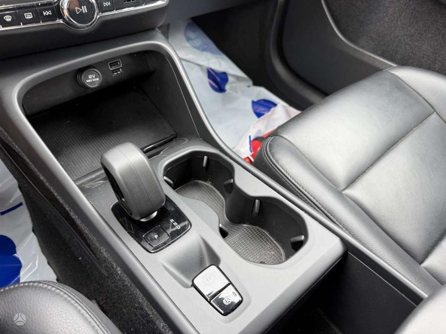 Черный Вольво XC40 2022 в Вильнюс, объемом двигателя 1.48 л и пробегом 157 тыс. км за 19990 €, фото 26 на AUTOMOTO.COM.LV