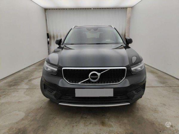 Melns Volvo XC40 2022 Viļņa, ar dzinēja tilpumu 1.48 L un nobraukumu 71 tūkst. km par 24080 €, foto 2 vietnē AUTOMOTO.COM.LV