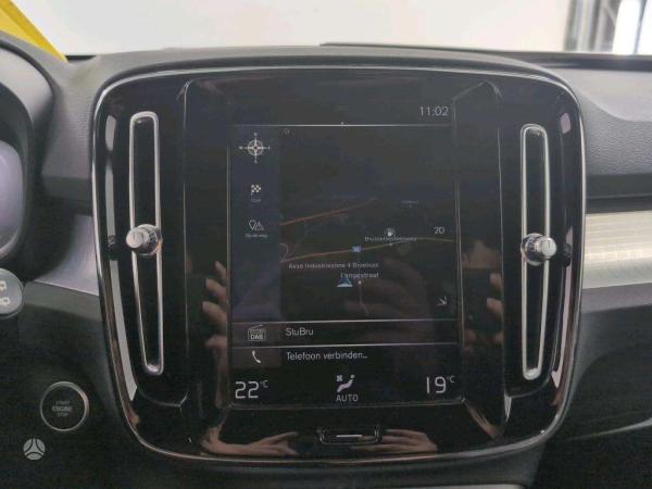 Melns Volvo XC40 2022 Viļņa, ar dzinēja tilpumu 1.48 L un nobraukumu 185 tūkst. km par 20820 €, foto 9 vietnē AUTOMOTO.COM.LV
