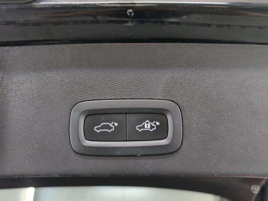 Черный Вольво XC40 2022 в Вильнюс, объемом двигателя 1.48 л и пробегом 185 тыс. км за 20820 €, фото 14 на AUTOMOTO.COM.LV