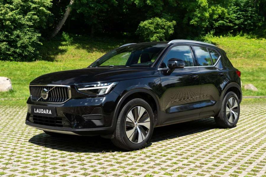 Melns Volvo XC40 2022 Viļņa, ar dzinēja tilpumu 1.97 L un nobraukumu 70 tūkst. km par 23950 €, foto 1 vietnē AUTOMOTO.COM.LV