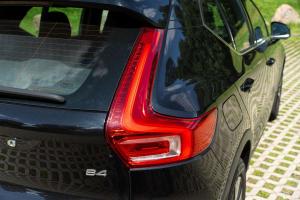 Melns Volvo XC40 2022 Viļņa, ar dzinēja tilpumu 1.97 L un nobraukumu 70 tūkst. km par 23950 €, foto 6 vietnē AUTOMOTO.COM.LV