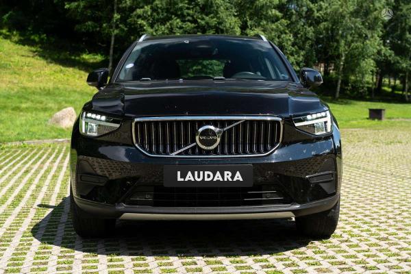 Black Volvo XC40 2022 in Vilnius, with an engine capacity of 1.97 L and mileage of 70 thousand km for 23950 €, photo 9 on AUTOMOTO.COM.LV