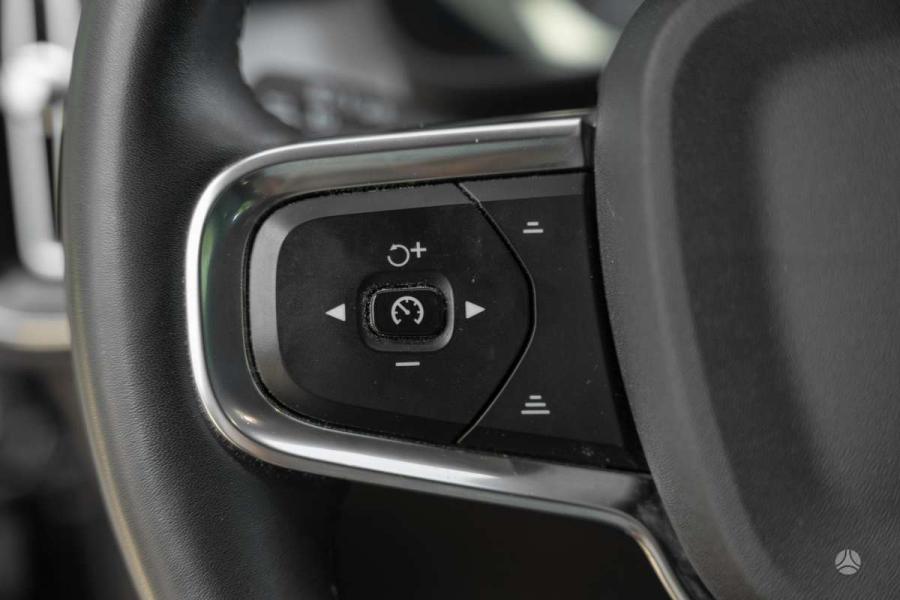 Melns Volvo XC40 2022 Viļņa, ar dzinēja tilpumu 1.97 L un nobraukumu 70 tūkst. km par 23950 €, foto 19 vietnē AUTOMOTO.COM.LV