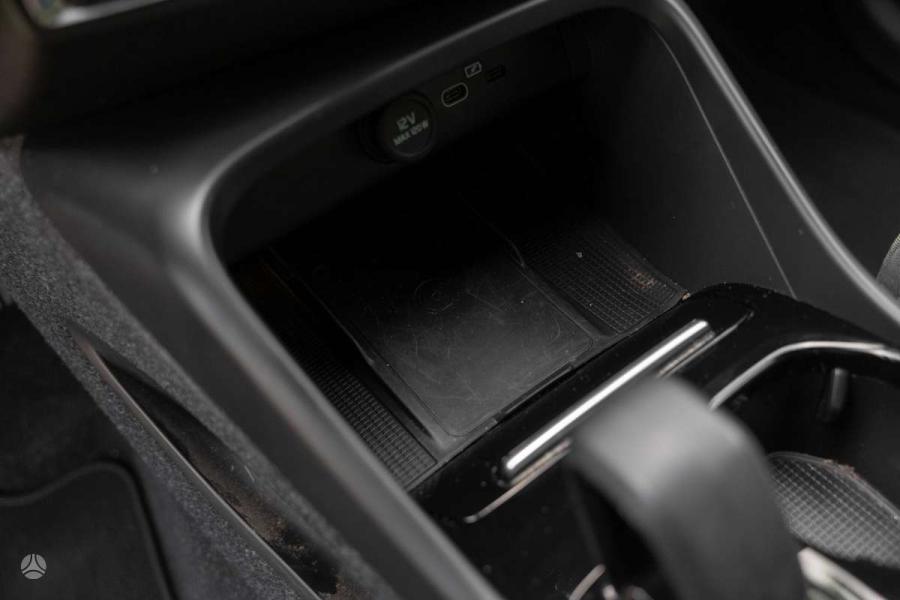 Melns Volvo XC40 2022 Viļņa, ar dzinēja tilpumu 1.97 L un nobraukumu 70 tūkst. km par 23950 €, foto 28 vietnē AUTOMOTO.COM.LV
