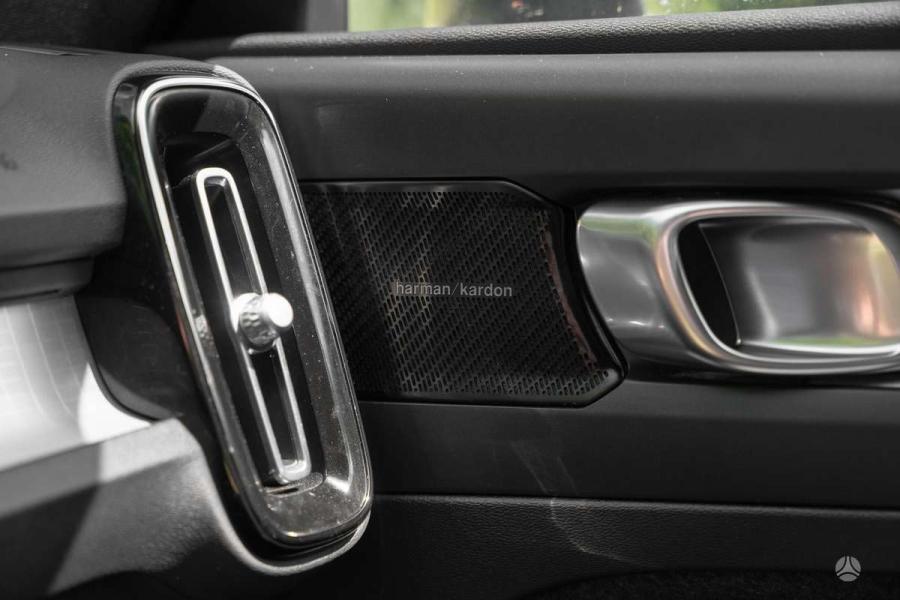 Melns Volvo XC40 2022 Viļņa, ar dzinēja tilpumu 1.97 L un nobraukumu 70 tūkst. km par 23950 €, foto 29 vietnē AUTOMOTO.COM.LV
