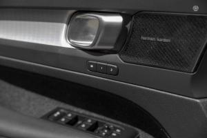 Melns Volvo XC40 2022 Viļņa, ar dzinēja tilpumu 1.97 L un nobraukumu 70 tūkst. km par 23950 €, foto 30 vietnē AUTOMOTO.COM.LV