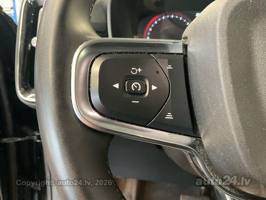Black Volvo XC40 2022 in Tartu, with an engine capacity of 1.50 L and mileage of 202 thousand km for 21990 €, photo 9 on AUTOMOTO.COM.LV