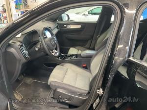 Black Volvo XC40 2022 in Tartu, with an engine capacity of 1.50 L and mileage of 202 thousand km for 21990 €, photo 10 on AUTOMOTO.COM.LV