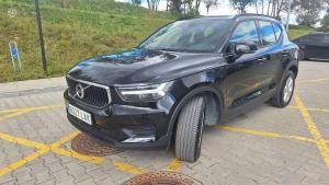 Черный Вольво XC40 2022 в Вильнюс, объемом двигателя 1.48 л и пробегом 124 тыс. км за 17545 €, фото 3 на AUTOMOTO.COM.LV
