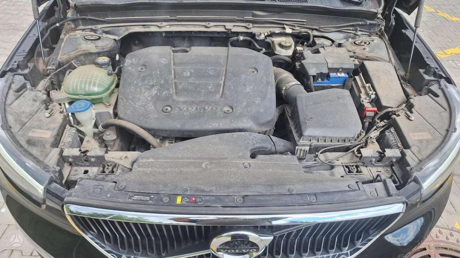 Черный Вольво XC40 2022 в Вильнюс, объемом двигателя 1.48 л и пробегом 124 тыс. км за 17545 €, фото 30 на AUTOMOTO.COM.LV