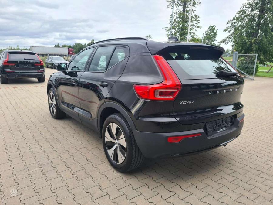 Melns Volvo XC40 2022 Šauļi, ar dzinēja tilpumu 1.48 L un nobraukumu 168 tūkst. km par 23900 €, foto 7 vietnē AUTOMOTO.COM.LV