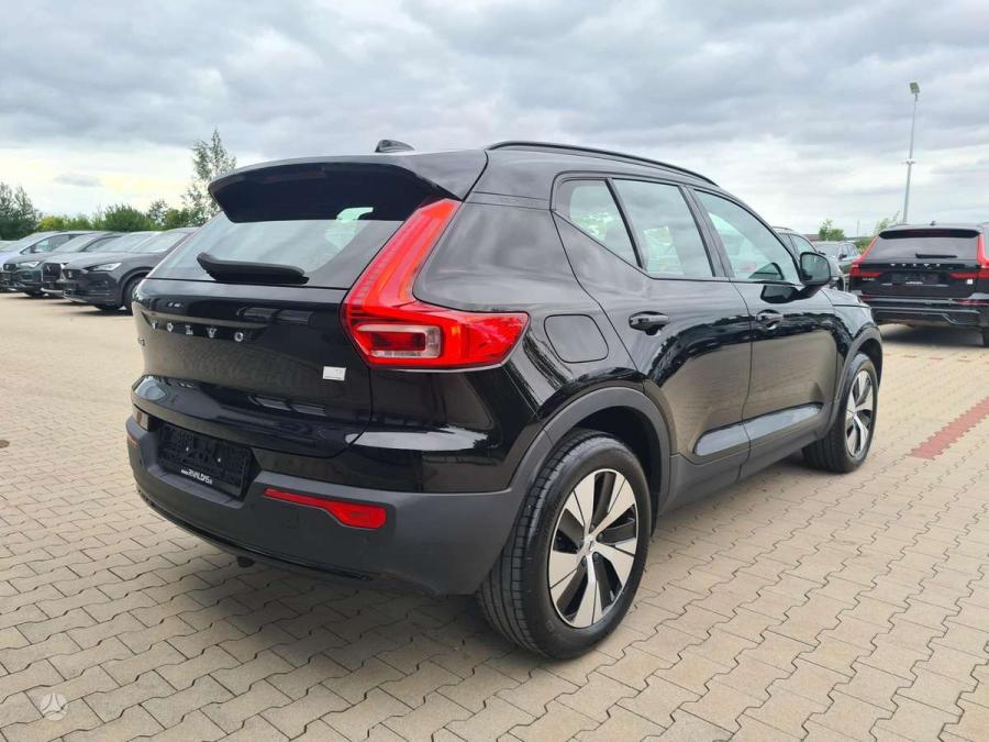 Melns Volvo XC40 2022 Šauļi, ar dzinēja tilpumu 1.48 L un nobraukumu 168 tūkst. km par 23900 €, foto 9 vietnē AUTOMOTO.COM.LV