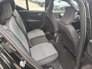 Melns Volvo XC40 2022 Šauļi, ar dzinēja tilpumu 1.48 L un nobraukumu 168 tūkst. km par 23900 €, foto 21 vietnē AUTOMOTO.COM.LV