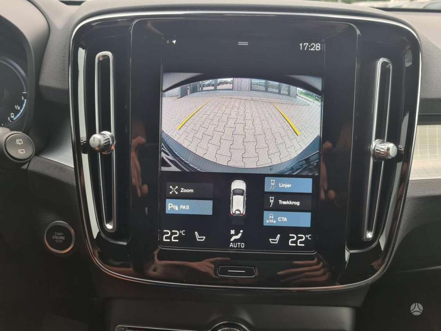 Melns Volvo XC40 2022 Šauļi, ar dzinēja tilpumu 1.48 L un nobraukumu 168 tūkst. km par 23900 €, foto 24 vietnē AUTOMOTO.COM.LV