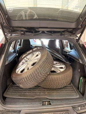 Melns Volvo XC40 2022 Šauļi, ar dzinēja tilpumu 1.48 L un nobraukumu 168 tūkst. km par 23900 €, foto 32 vietnē AUTOMOTO.COM.LV