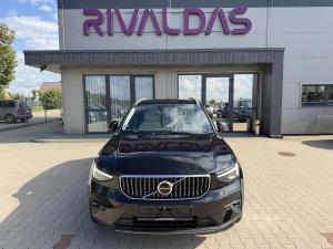 Melns Volvo XC40 2022 Šauļi, ar dzinēja tilpumu 1.48 L un nobraukumu 162 tūkst. km par 24990 €, foto  vietnē AUTOMOTO.COM.LV