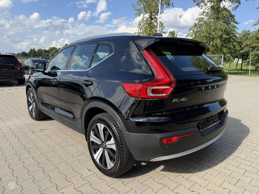 Melns Volvo XC40 2022 Šauļi, ar dzinēja tilpumu 1.48 L un nobraukumu 162 tūkst. km par 24990 €, foto 9 vietnē AUTOMOTO.COM.LV