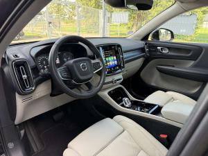 Melns Volvo XC40 2022 Šauļi, ar dzinēja tilpumu 1.48 L un nobraukumu 162 tūkst. km par 24990 €, foto 12 vietnē AUTOMOTO.COM.LV