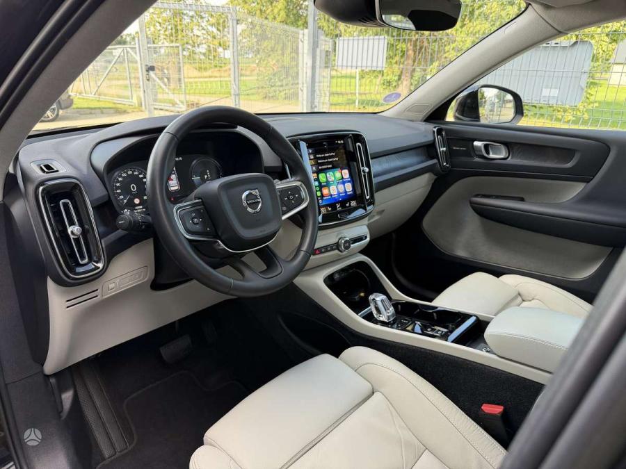 Melns Volvo XC40 2022 Šauļi, ar dzinēja tilpumu 1.48 L un nobraukumu 162 tūkst. km par 24990 €, foto 12 vietnē AUTOMOTO.COM.LV