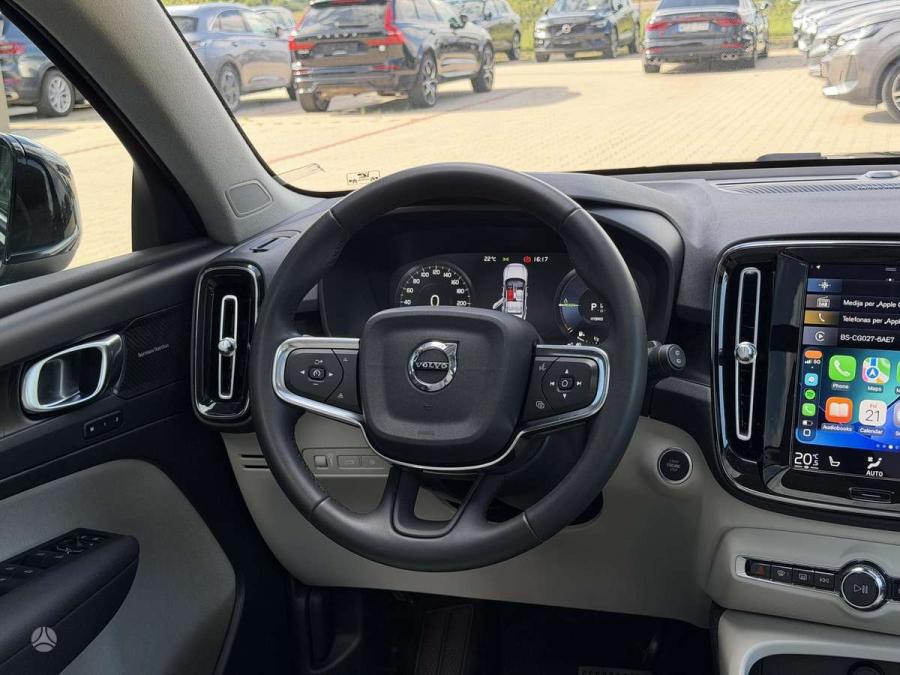 Melns Volvo XC40 2022 Šauļi, ar dzinēja tilpumu 1.48 L un nobraukumu 162 tūkst. km par 24990 €, foto 17 vietnē AUTOMOTO.COM.LV
