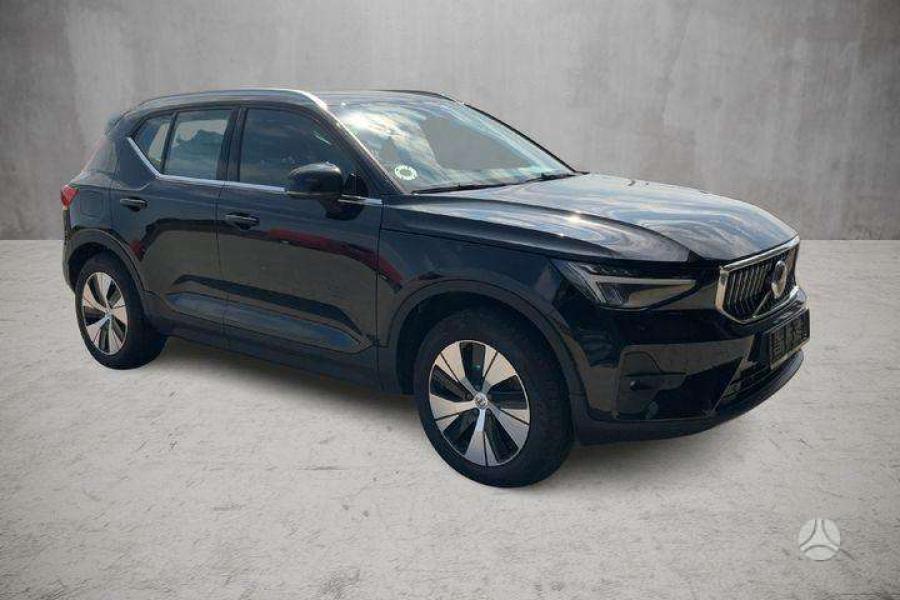 Черный Вольво XC40 2022 в Вильнюс, объемом двигателя 1.48 л и пробегом 197 тыс. км за 20990 €, фото 1 на AUTOMOTO.COM.LV