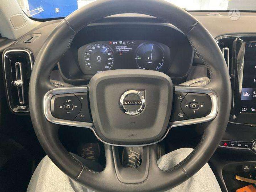 Черный Вольво XC40 2022 в Вильнюс, объемом двигателя 1.48 л и пробегом 197 тыс. км за 20990 €, фото 6 на AUTOMOTO.COM.LV