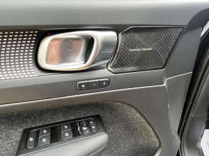 Черный Вольво XC40 2022 в Каунас, объемом двигателя 1.48 л и пробегом 112 тыс. км за 19950 €, фото 24 на AUTOMOTO.COM.LV