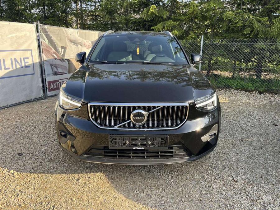 Melns Volvo XC40 2022 Kauņa, ar dzinēja tilpumu 1.48 L un nobraukumu 81 tūkst. km par 21900 €, foto 1 vietnē AUTOMOTO.COM.LV