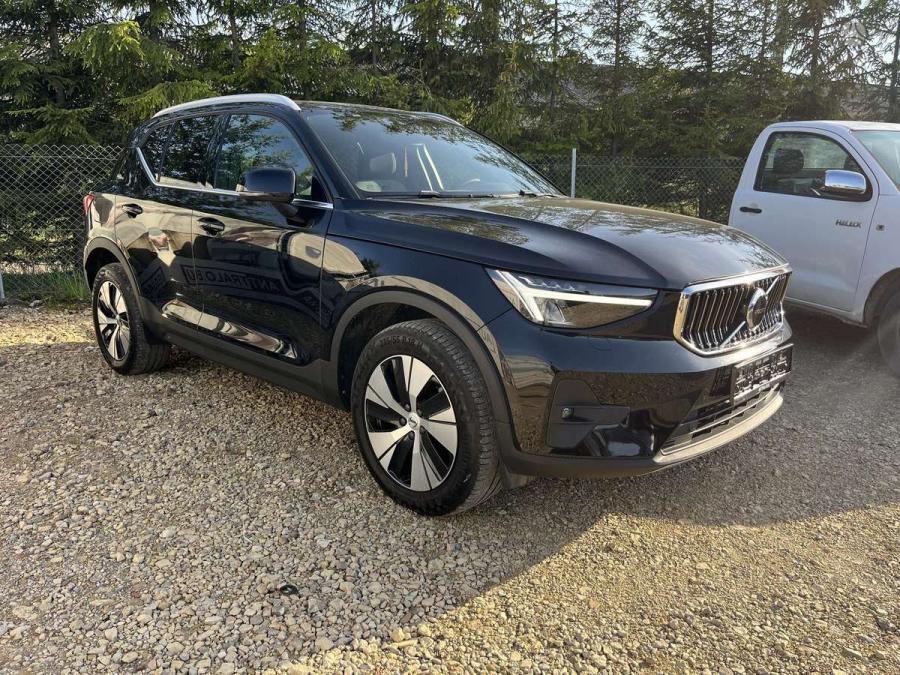 Melns Volvo XC40 2022 Kauņa, ar dzinēja tilpumu 1.48 L un nobraukumu 81 tūkst. km par 21900 €, foto 4 vietnē AUTOMOTO.COM.LV