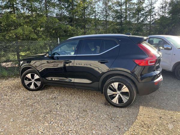 Black Volvo XC40 2022 in Kaunas, with an engine capacity of 1.48 L and mileage of 81 thousand km for 21900 €, photo 6 on AUTOMOTO.COM.LV
