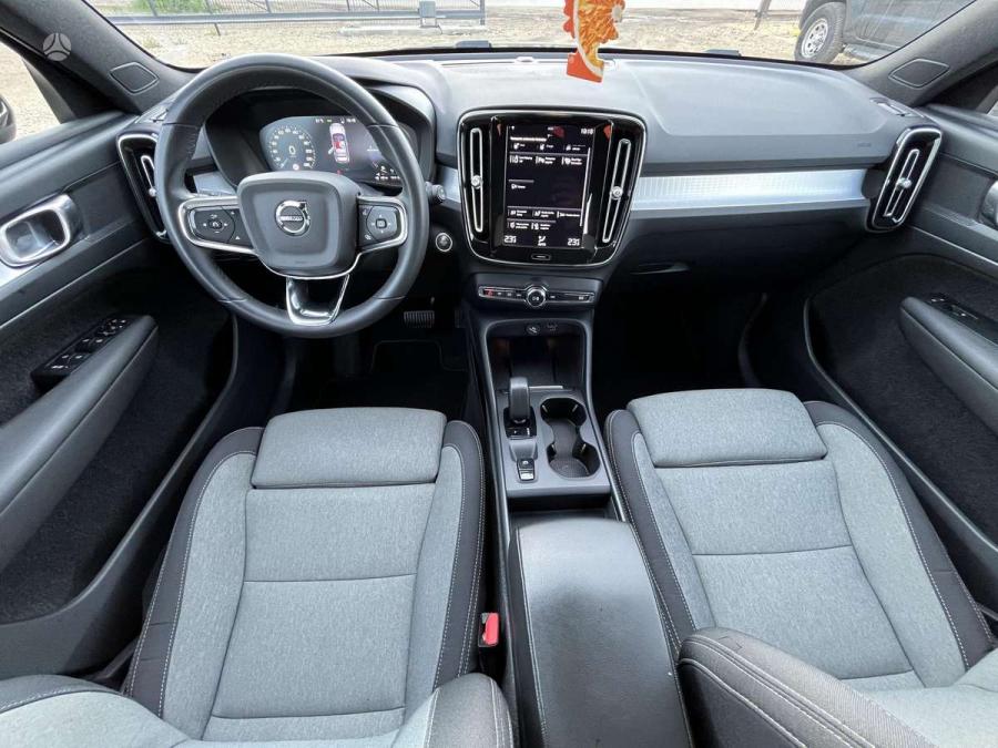 Melns Volvo XC40 2022 Kauņa, ar dzinēja tilpumu 1.48 L un nobraukumu 81 tūkst. km par 21900 €, foto 15 vietnē AUTOMOTO.COM.LV