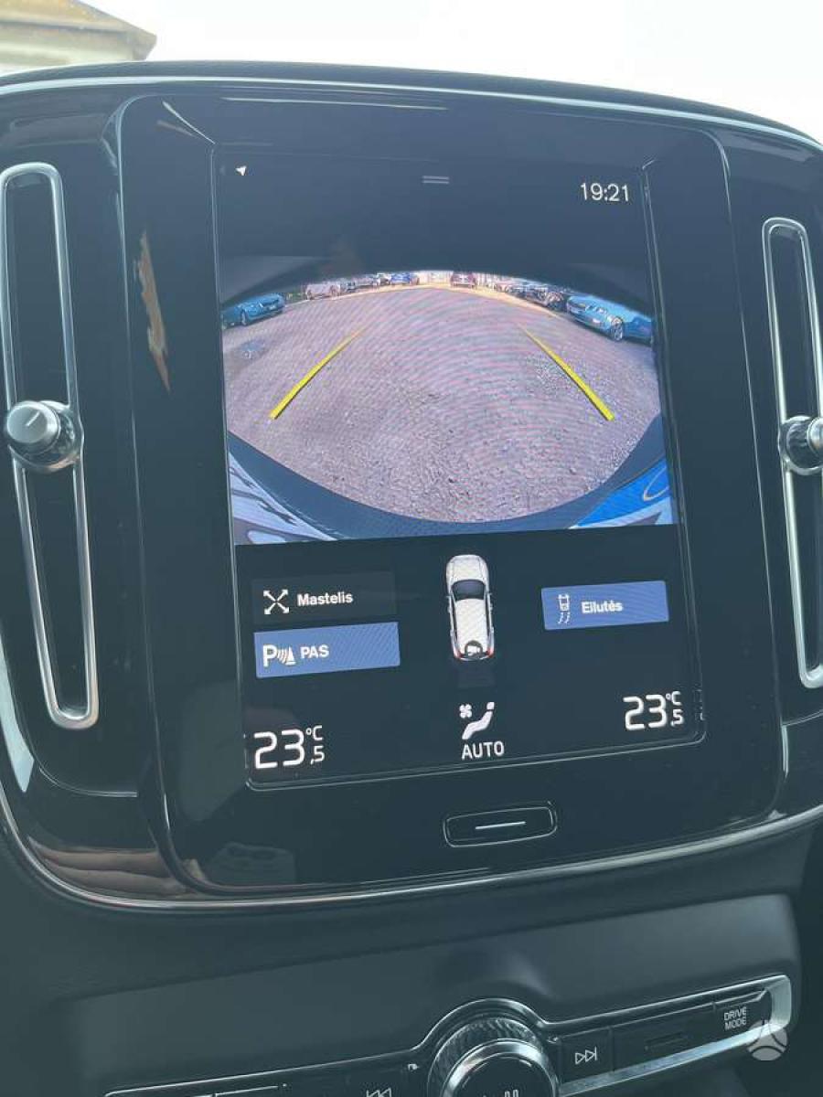 Melns Volvo XC40 2022 Kauņa, ar dzinēja tilpumu 1.48 L un nobraukumu 81 tūkst. km par 21900 €, foto 19 vietnē AUTOMOTO.COM.LV