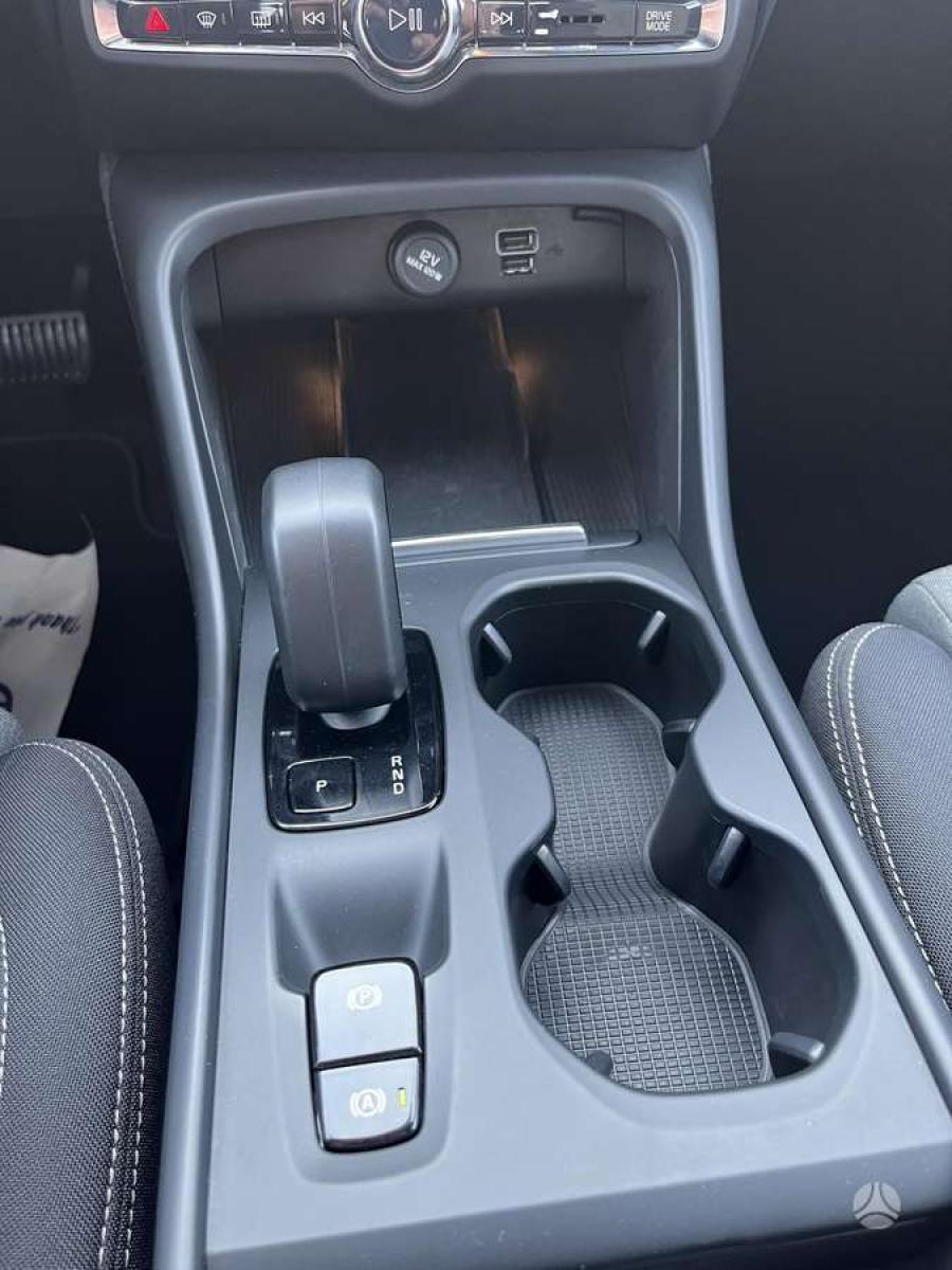 Melns Volvo XC40 2022 Kauņa, ar dzinēja tilpumu 1.48 L un nobraukumu 81 tūkst. km par 21900 €, foto 23 vietnē AUTOMOTO.COM.LV