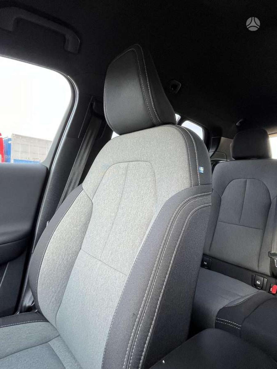 Melns Volvo XC40 2022 Kauņa, ar dzinēja tilpumu 1.48 L un nobraukumu 81 tūkst. km par 21900 €, foto 25 vietnē AUTOMOTO.COM.LV