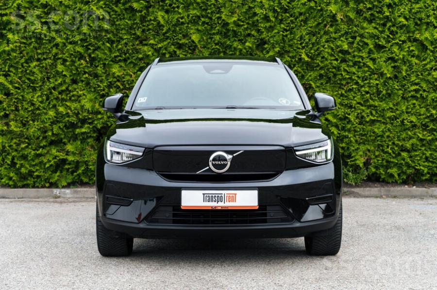 Melns Volvo XC40 2023 Rīga, ar dzinēja tilpumu 0.00 L un nobraukumu 37 tūkst. km par 42900 €, foto 2 vietnē AUTOMOTO.COM.LV