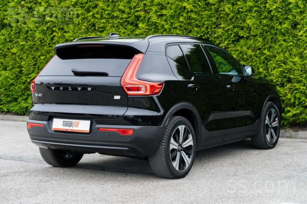 Black Volvo XC40 2023 in Riga, with an engine capacity of 0.00 L and mileage of 37 thousand km for 42900 €, photo 8 on AUTOMOTO.COM.LV