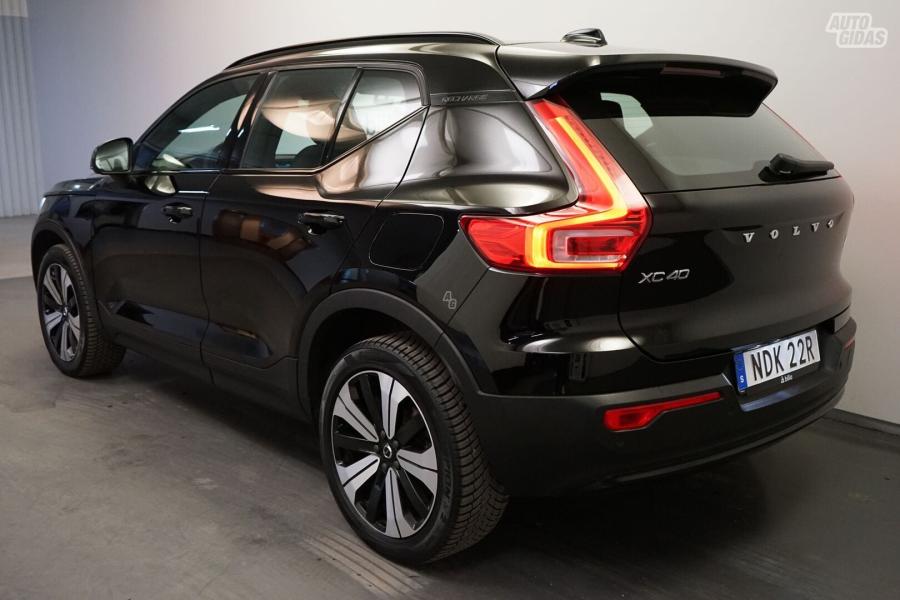 Black Volvo XC40 2023 in Kaunas, with an engine capacity of 0.00 L and mileage of 43 thousand km for 36367 €, photo 4 on AUTOMOTO.COM.LV