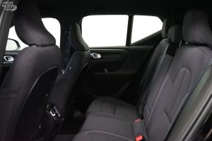 Black Volvo XC40 2023 in Kaunas, with an engine capacity of 0.00 L and mileage of 43 thousand km for 36367 €, photo 7 on AUTOMOTO.COM.LV