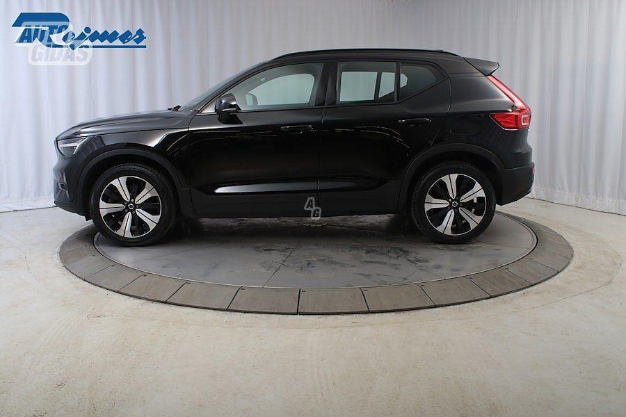 Black Volvo XC40 2023 in Kaunas, with an engine capacity of 0.00 L and mileage of 61 thousand km for 33969 €, photo 3 on AUTOMOTO.COM.LV