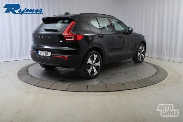 Black Volvo XC40 2023 in Kaunas, with an engine capacity of 0.00 L and mileage of 61 thousand km for 33969 €, photo 4 on AUTOMOTO.COM.LV