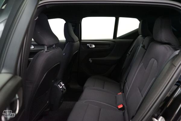 Black Volvo XC40 2023 in Kaunas, with an engine capacity of 0.00 L and mileage of 22 thousand km for 35700 €, photo 7 on AUTOMOTO.COM.LV