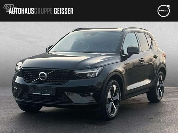 Black Volvo XC40 2023 in Kaunas, with an engine capacity of 1.50 L and mileage of 63 thousand km for 31701 €, photo 1 on AUTOMOTO.COM.LV