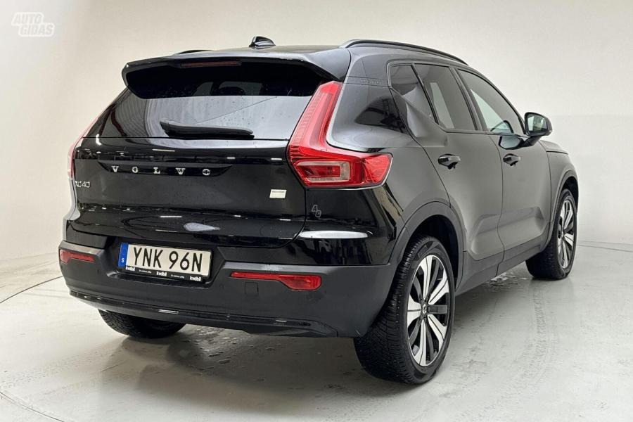 Melns Volvo XC40 2023 Kauņa, ar dzinēja tilpumu 0.00 L un nobraukumu 92 tūkst. km par 30802 €, foto 3 vietnē AUTOMOTO.COM.LV