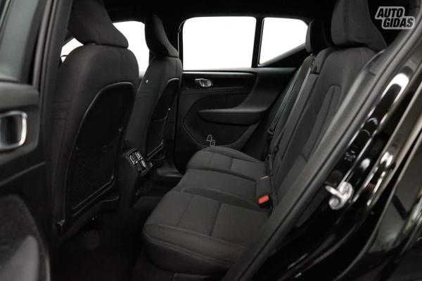Black Volvo XC40 2023 in Kaunas, with an engine capacity of 0.00 L and mileage of 63 thousand km for 34140 €, photo 7 on AUTOMOTO.COM.LV