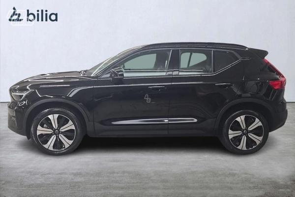 Black Volvo XC40 2023 in Kaunas, with an engine capacity of 0.00 L and mileage of 30 thousand km for 36101 €, photo 4 on AUTOMOTO.COM.LV