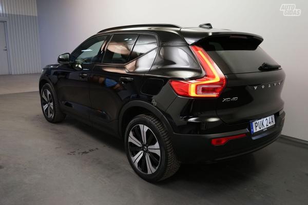 Black Volvo XC40 2023 in Kaunas, with an engine capacity of 0.00 L and mileage of 61 thousand km for 34101 €, photo 4 on AUTOMOTO.COM.LV