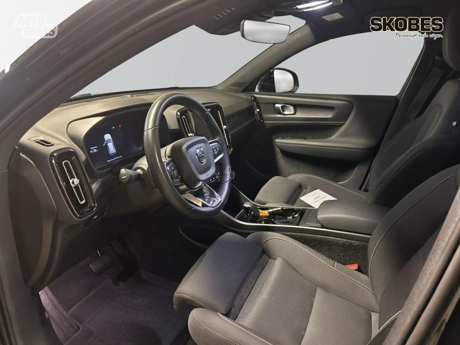 Melns Volvo XC40 2023 Kauņa, ar dzinēja tilpumu 0.00 L un nobraukumu 45 tūkst. km par 35645 €, foto 8 vietnē AUTOMOTO.COM.LV