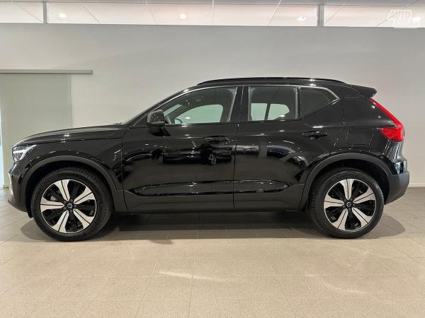 Melns Volvo XC40 2023 Kauņa, ar dzinēja tilpumu 0.00 L un nobraukumu 31 tūkst. km par 35655 €, foto 3 vietnē AUTOMOTO.COM.LV